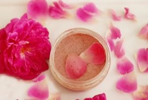 Homemade Rose Face Masks for Radiant and Glowing Skin!